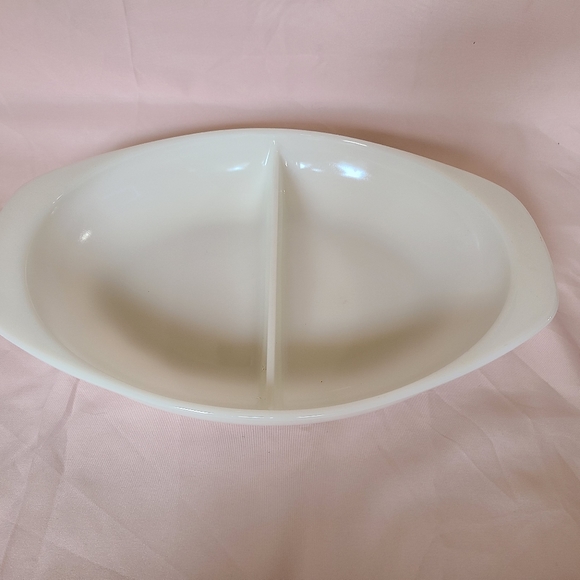 Pyrex | Dining | Vintage Pyrex Milk Glass Divided 5 Qt Serving Dish ...